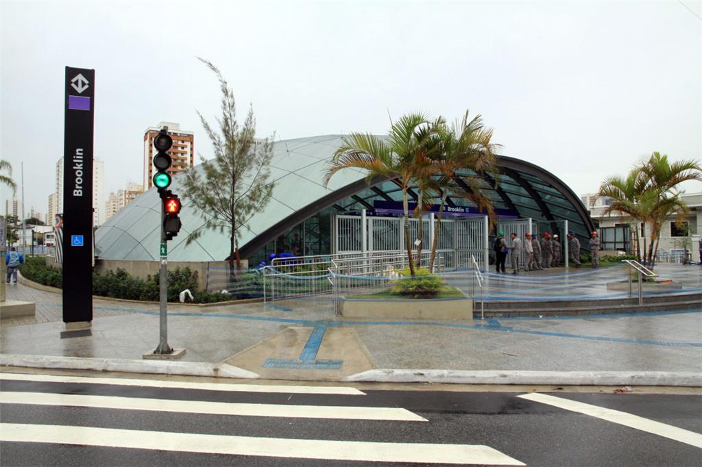 Linha 5-Lilás do Metrô inaugura estações com nova arquitetura