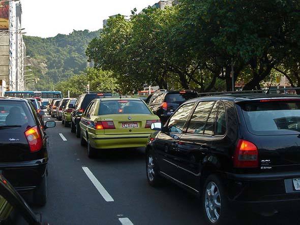 Rio tem trânsito lento em dia de campanha contra o uso de carro